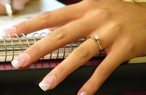 How to Spot the Single Young Professional - Notable Life